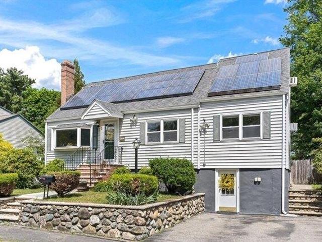 house with 4 bedroom, Stoneham MA DS103888544