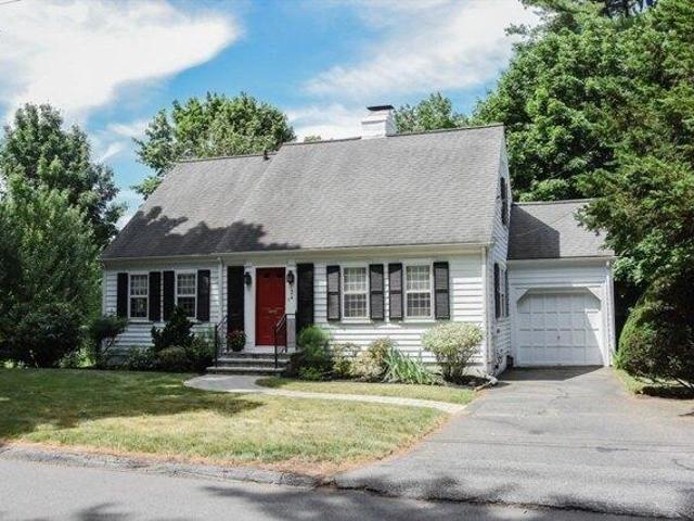 house with 4 bedroom, Stoneham MA DS103930657
