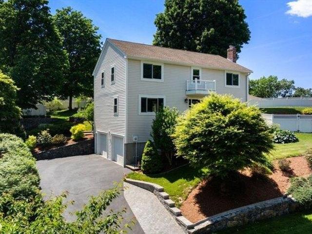 house with 4 bedroom, Stoneham MA ES103431565