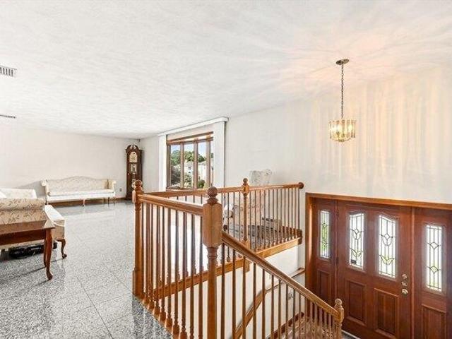 house with 4 bedroom, Stoneham MA ES103848864