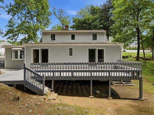 house with 4 bedroom, Stoneham MA ES104511012