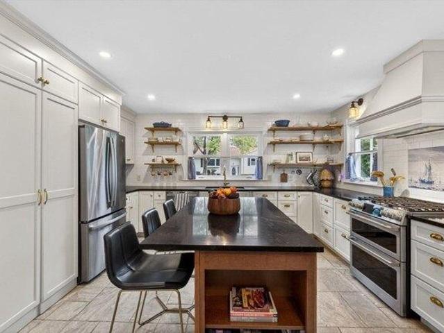 house with 4 bedroom, Stoneham MA ES104833082