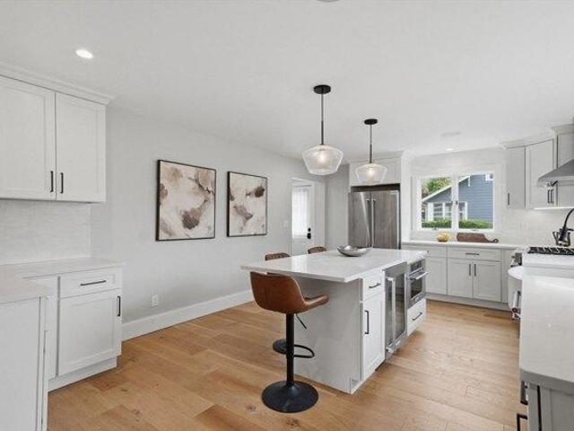 house with 4 bedroom, Stoneham MA ES105081508