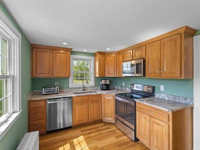 house with 4 bedroom, Stonington CT DLS102280140