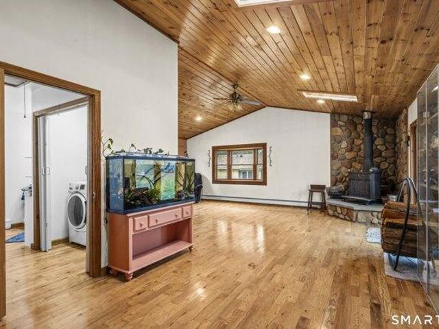 house with 4 bedroom, Stonington CT ES104075058