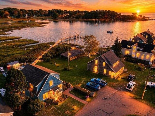house with 4 bedroom, Stonington CT ES104848344