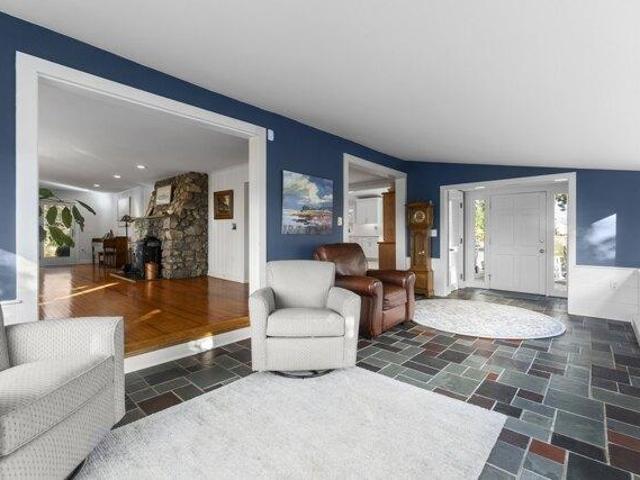 house with 4 bedroom, Stonington CT ES105143230
