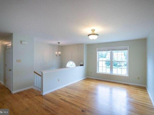house with 4 bedroom, State College PA ES104899418
