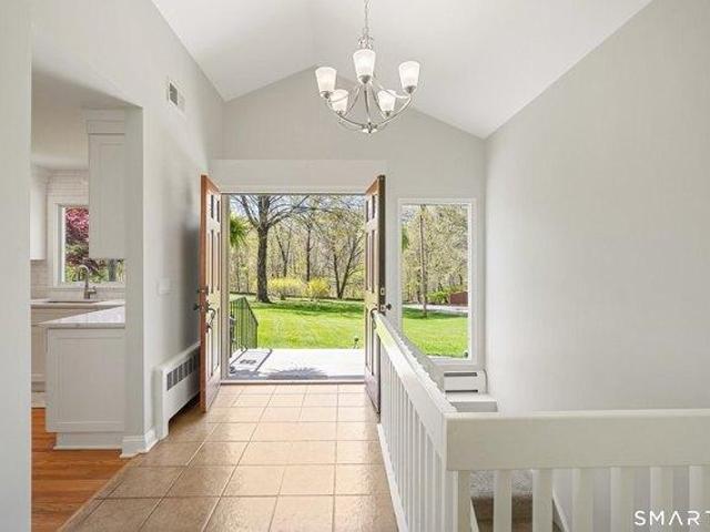 house with 4 bedroom, Stamford CT DLS101999430