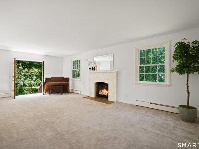 house with 4 bedroom, Stamford CT ES104114910