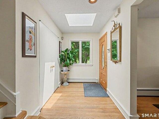 house with 4 bedroom, Stamford CT ES104264607