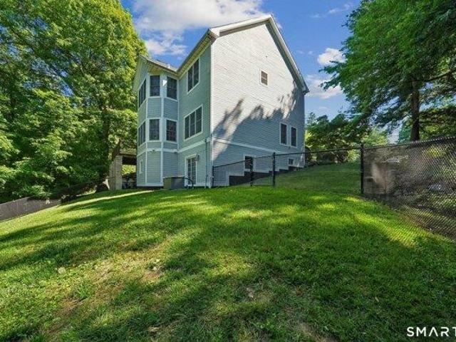 house with 4 bedroom, Stamford CT ES104649727