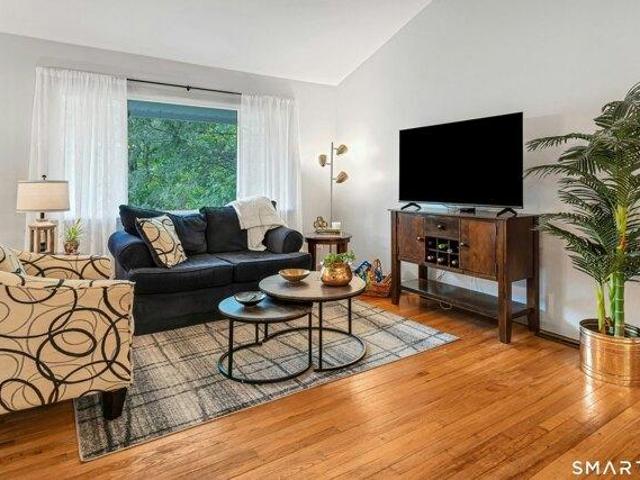 house with 4 bedroom, Stamford CT ES104849884