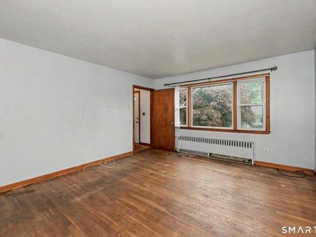 house with 4 bedroom, Stamford CT ES105140865