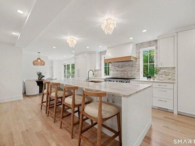 house with 4 bedroom, Stamford CT ES105158964