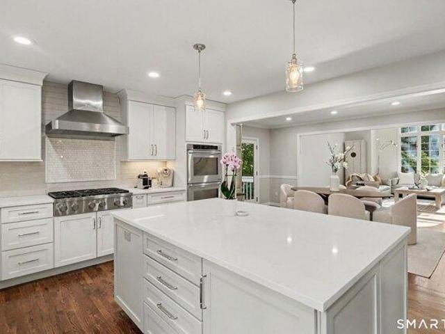 house with 4 bedroom, Stamford CT ES105159221