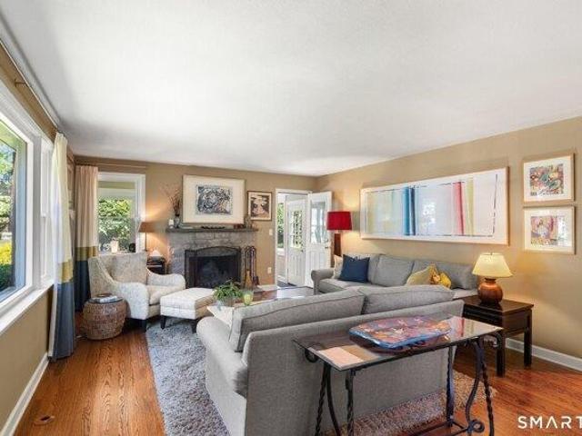 house with 4 bedroom, Stamford CT ES105192326