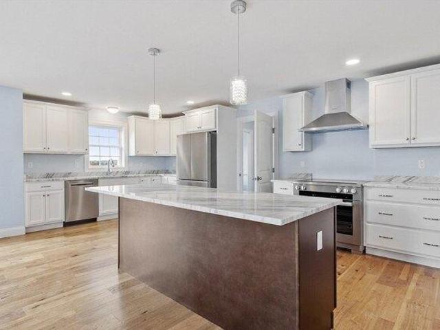 house with 4 bedroom, Sterling MA DS102708460