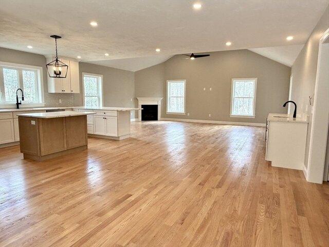 house with 4 bedroom, Sterling MA ES103852502