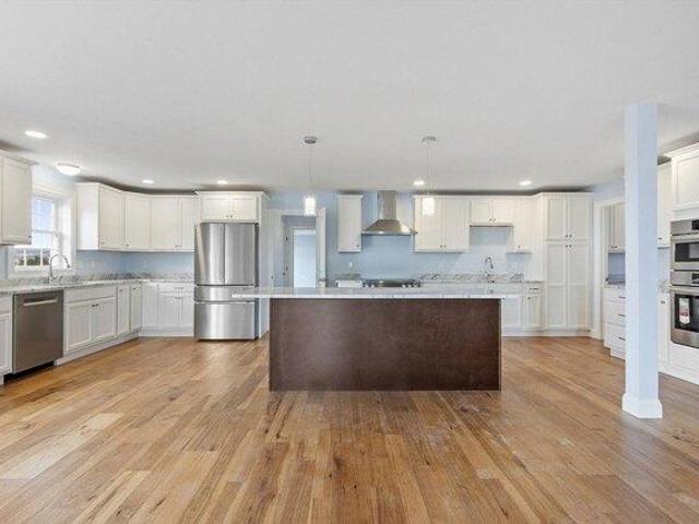 house with 4 bedroom, Sterling MA ES105040445