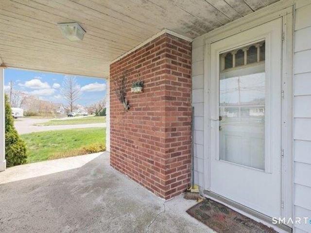 house with 4 bedroom, Stratford CT DLS102478069