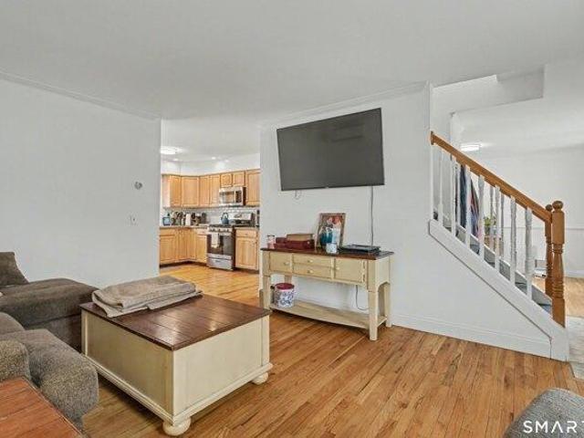 house with 4 bedroom, Stratford CT DLS102798480