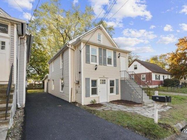 house with 4 bedroom, Stratford CT DLS103100322