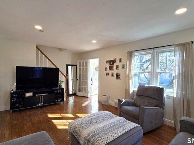 house with 4 bedroom, Stratford CT DS102214395
