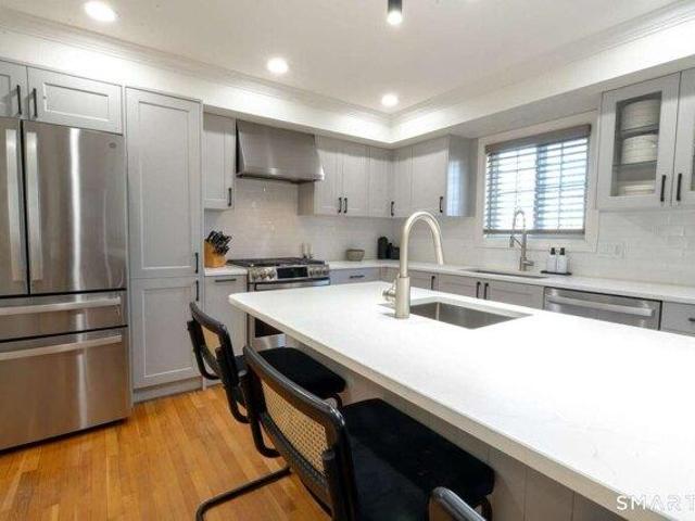 house with 4 bedroom, Stratford CT DS102216817