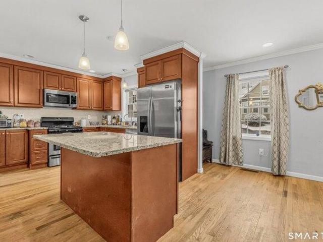 house with 4 bedroom, Stratford CT ES102827883