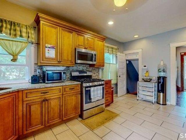 house with 4 bedroom, Stratford CT ES103435689