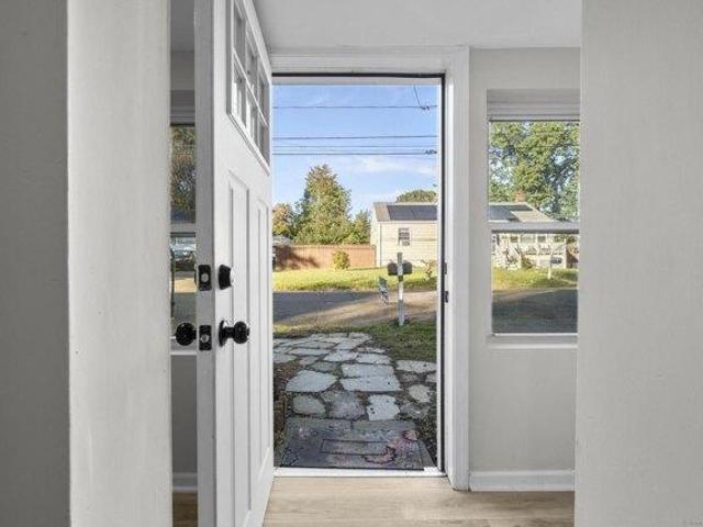 house with 4 bedroom, Stratford CT ES103100322