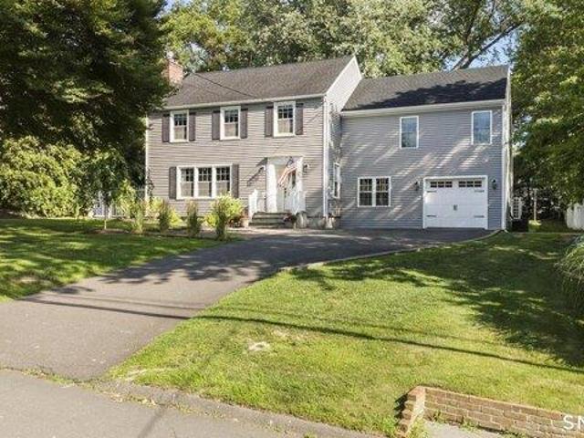 house with 4 bedroom, Stratford CT ES104511768