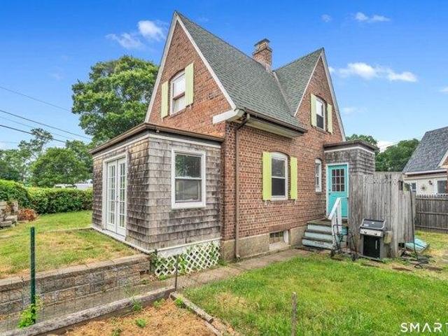 house with 4 bedroom, Stratford CT ES104608367