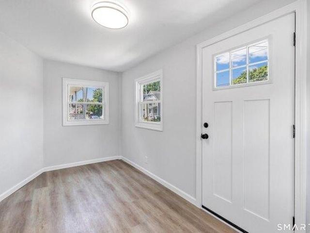 house with 4 bedroom, Stratford CT ES104789529