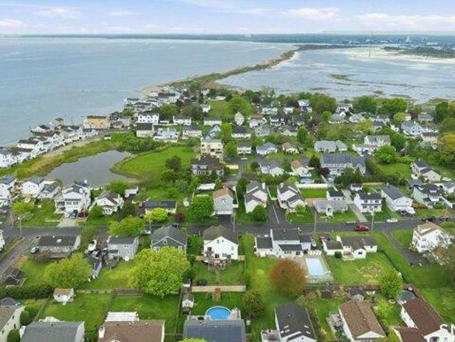 house with 4 bedroom, Stratford CT ES104809350