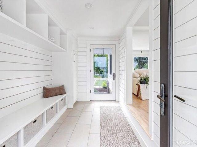 house with 4 bedroom, Stratford CT ES104810892