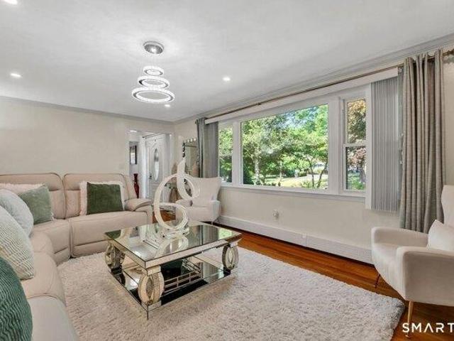 house with 4 bedroom, Stratford CT ES104115380