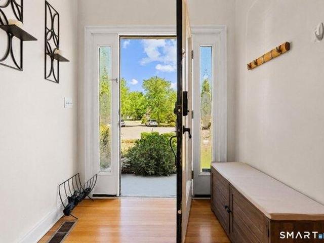 house with 4 bedroom, Stratford CT ES104188928