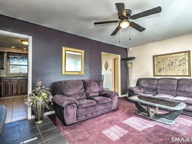 house with 4 bedroom, Stratford CT ES104236197