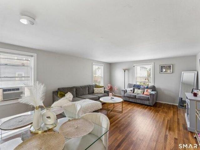 house with 4 bedroom, Stratford CT ES105423670