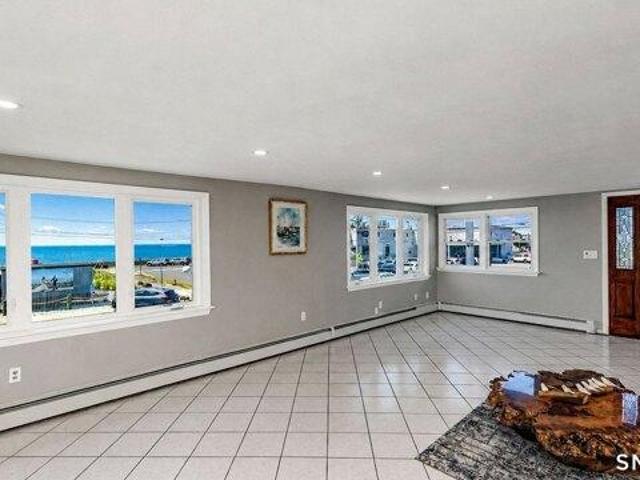house with 4 bedroom, Stratford CT ES105159676