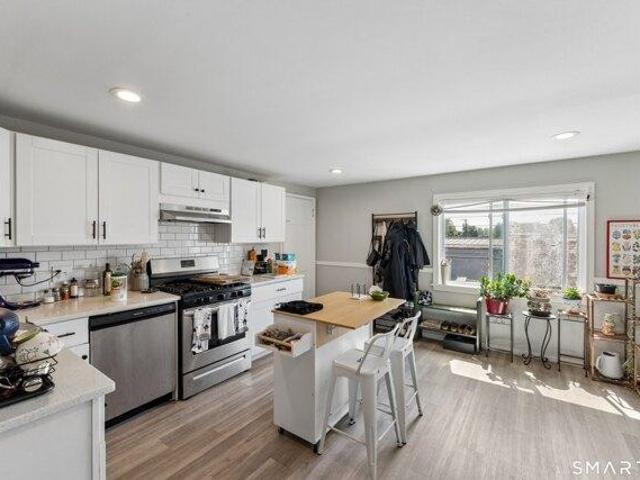 house with 4 bedroom, Stratford CT ES105205467