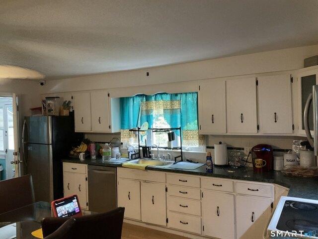house with 4 bedroom, Stratford CT ES105232697