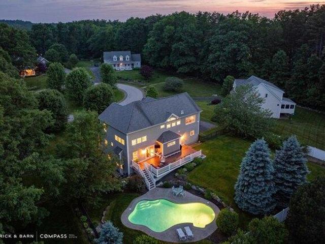 house with 4 bedroom, Stratham NH ES104440721