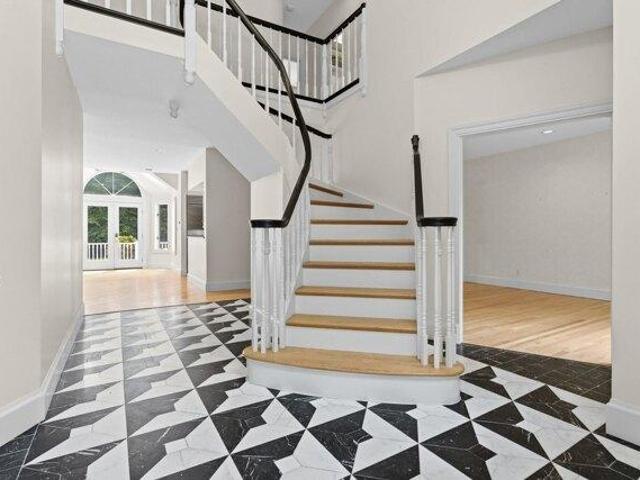 house with 4 bedroom, Stratham NH ES104807801