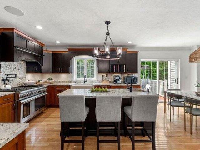 house with 4 bedroom, Stratham NH ES105174118
