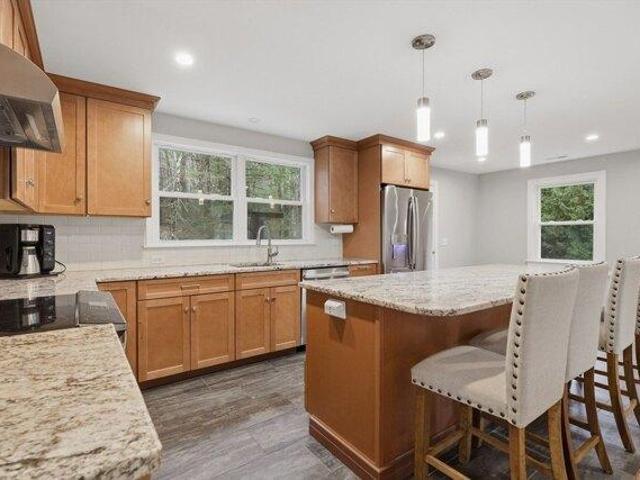 house with 4 bedroom, Sturbridge MA DS102312380