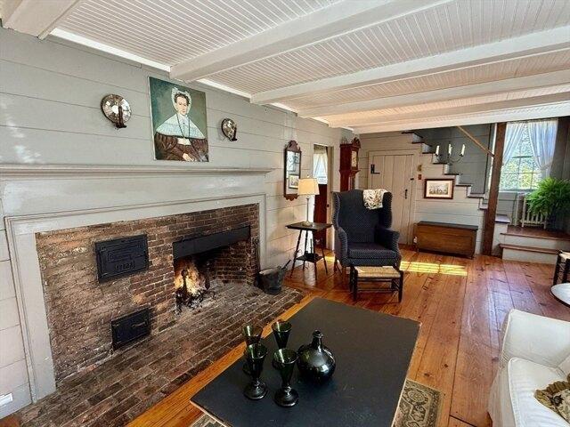 house with 4 bedroom, Sturbridge MA ES104811515