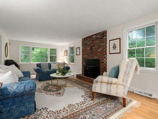 house with 4 bedroom, Sudbury MA ES104848182